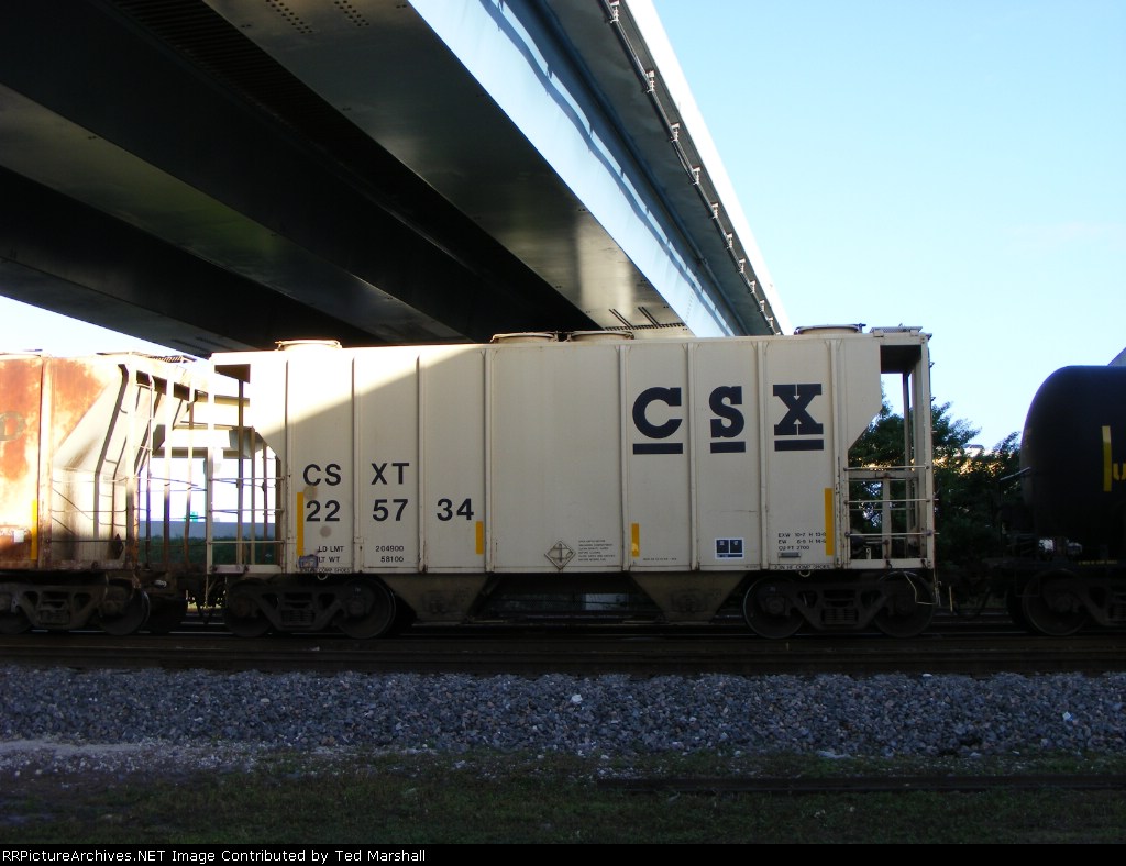 Side B of CSXT 225734